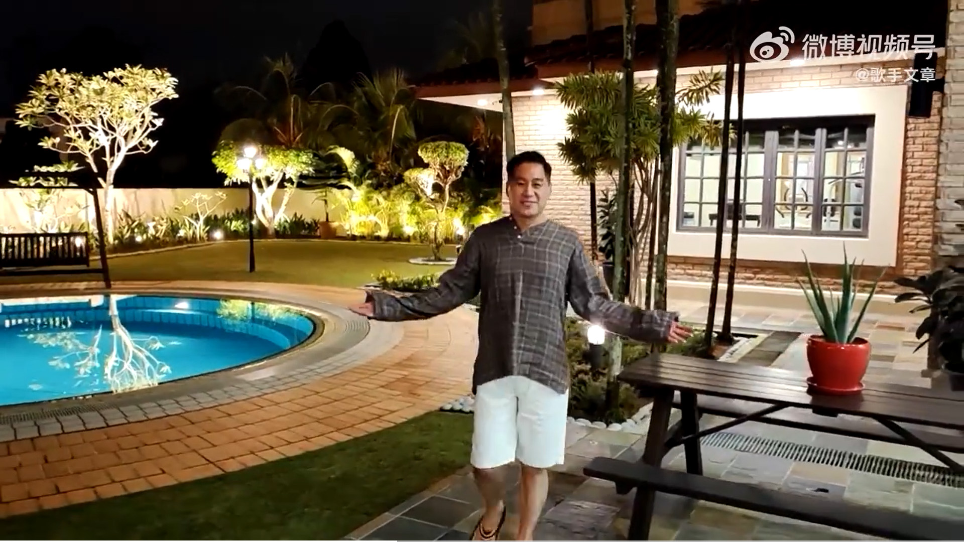 80s Chinese Singer Wen Zhang Lives In A Sprawling 3 Storey Bungalow In