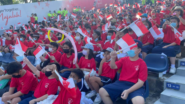 75%中三学生已申请观看国民教育演出门票 - 8world