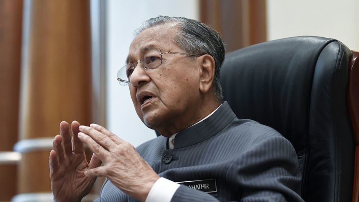 Umno defectors scrutinised, barred from party posts, says Dr Mahathir ...