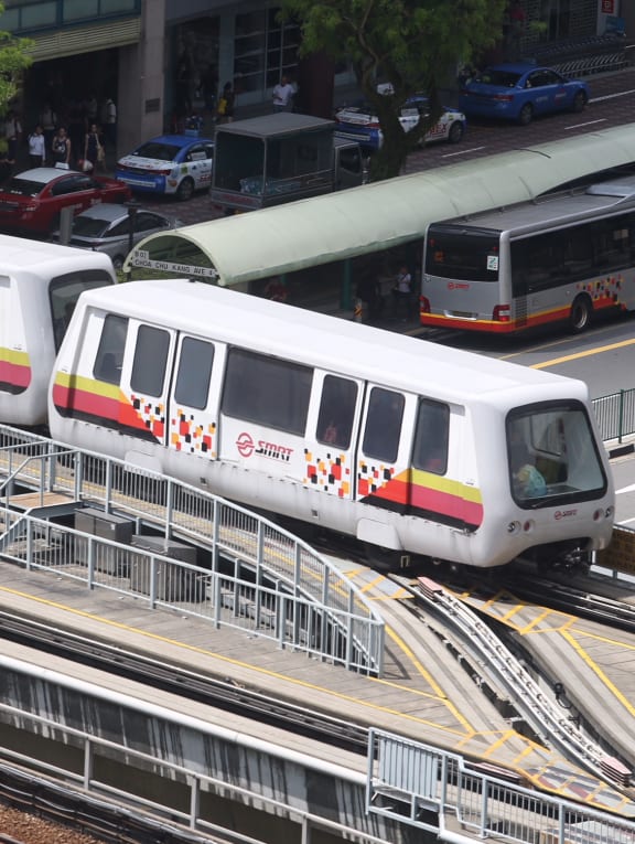 SMRT apologises for Bukit Panjang LRT train fault; commuters evacuated ...