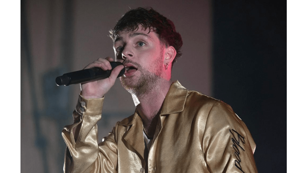 Tom Grennan and Charli XCX writing in the studio - 8 Days