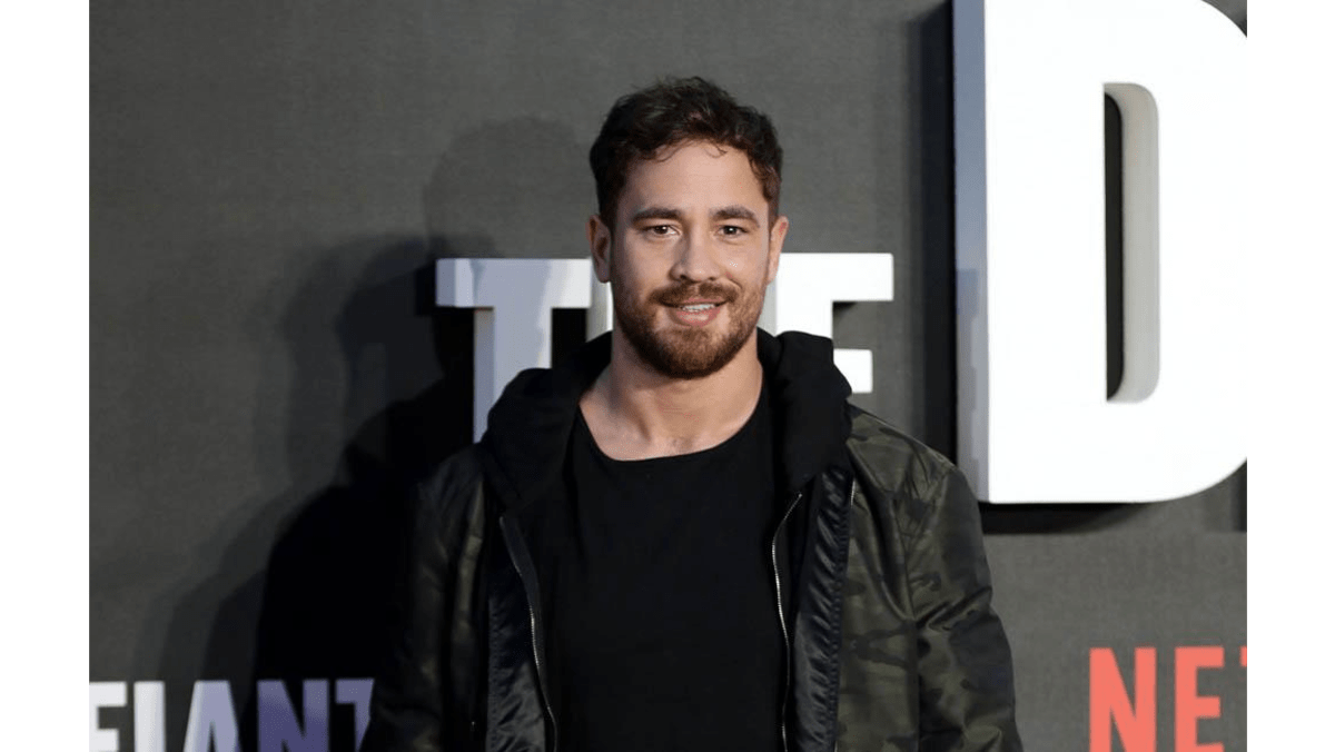 Danny Cipriani announces tribute to Caroline Flack at Rugby match - 8days