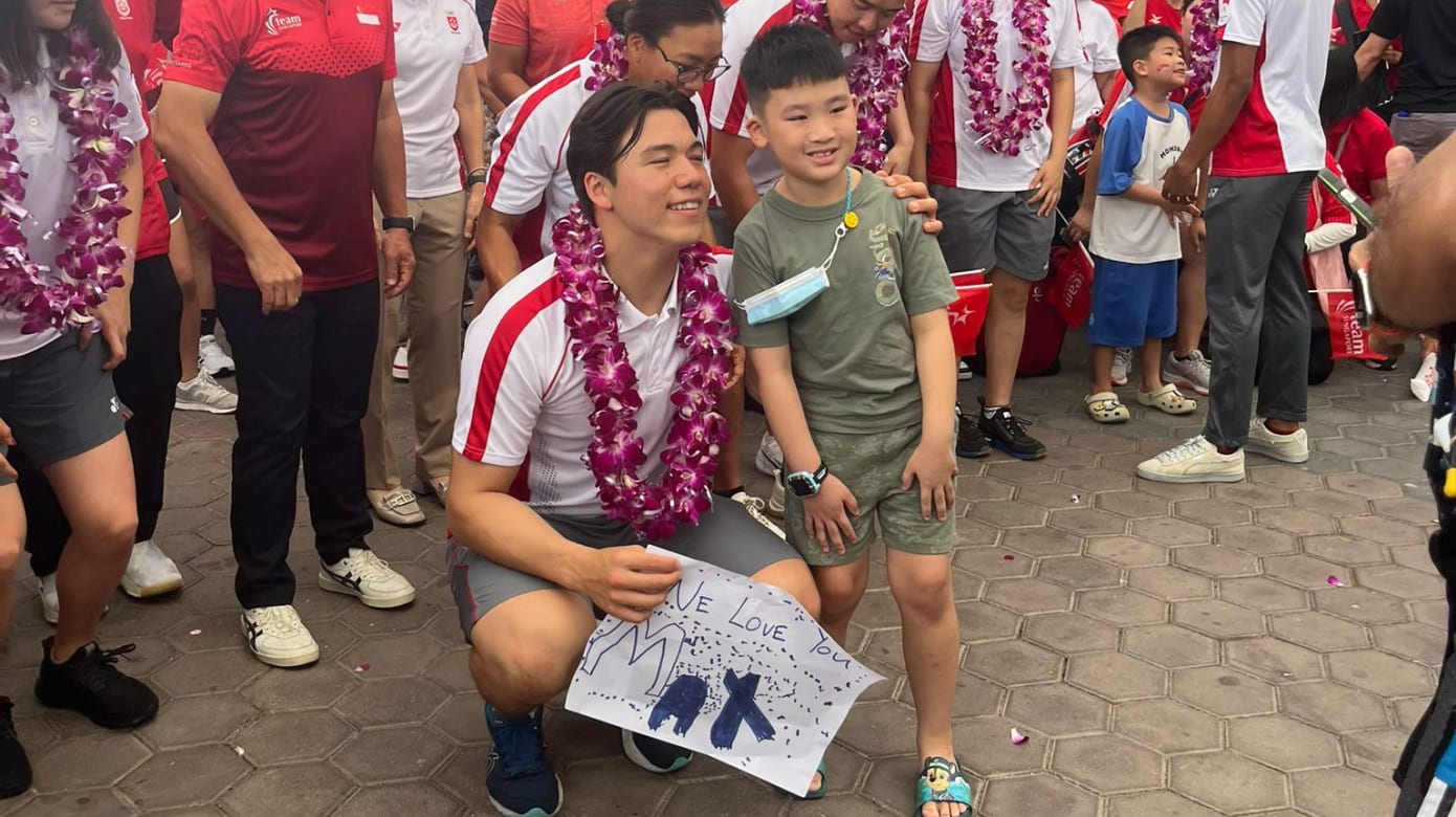 【相册】本地粉丝聚集五大欢呼点 为奥运健儿欢呼打气 - 8world