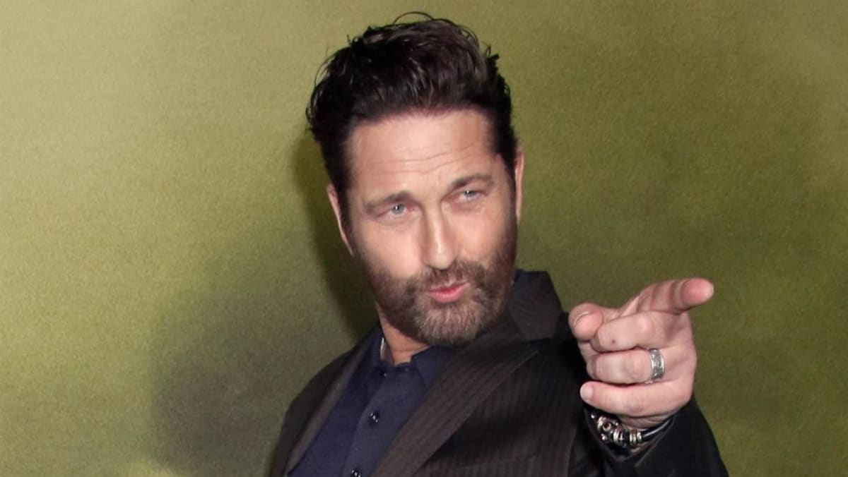 Gerard Butler Accidentally Rubbed Face With Phosphoric Acid While ...