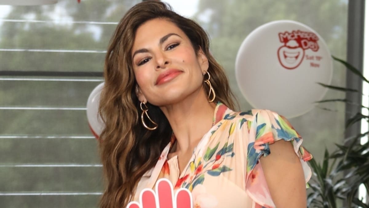 Eva Mendes Was Once Fired From A Part-Time Job At A Hotdog Stand After ... Eva Mendes Was Once Fired From A Part-Time Job At A Hotdog Stand After ...