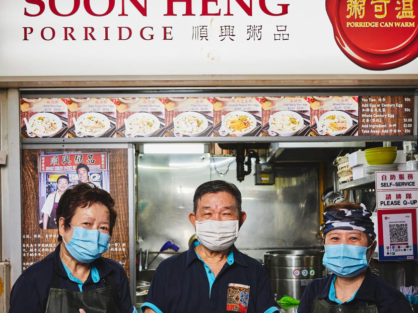 After A Fall & 2-Year Break, Hawker Behind Porridge Stall Soon Heng ...
