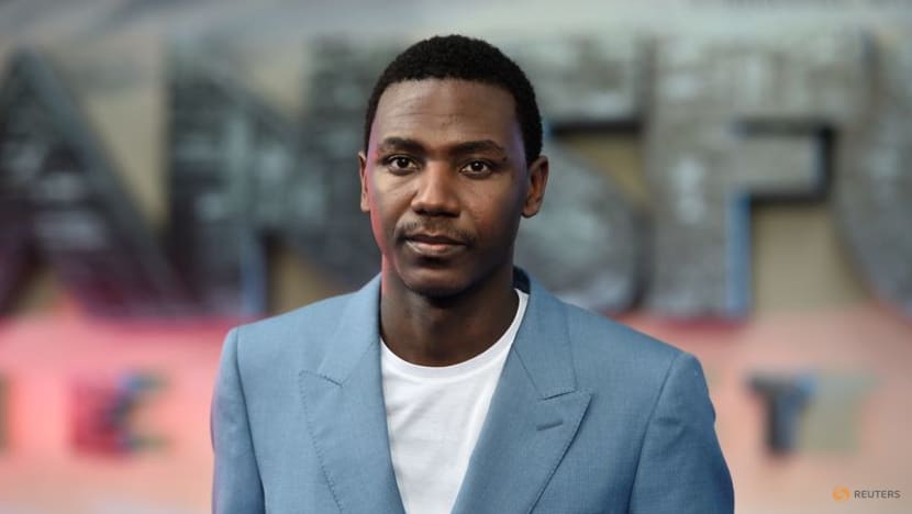 Comedian Jerrod Carmichael To Host Golden Globes Cna