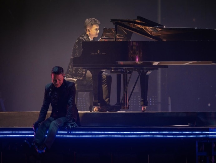 Jacky Cheung wows Singapore concert crowd with the same perfect split ...