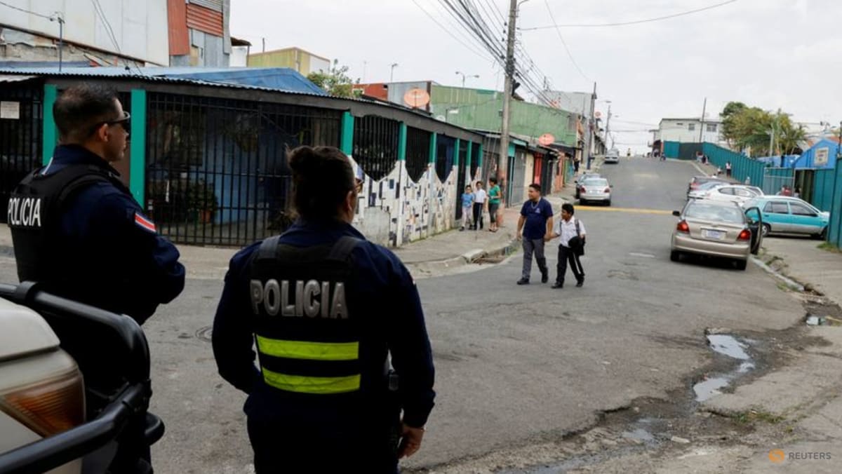 Costa Rica launches probe into report government talked with gangs - TODAY