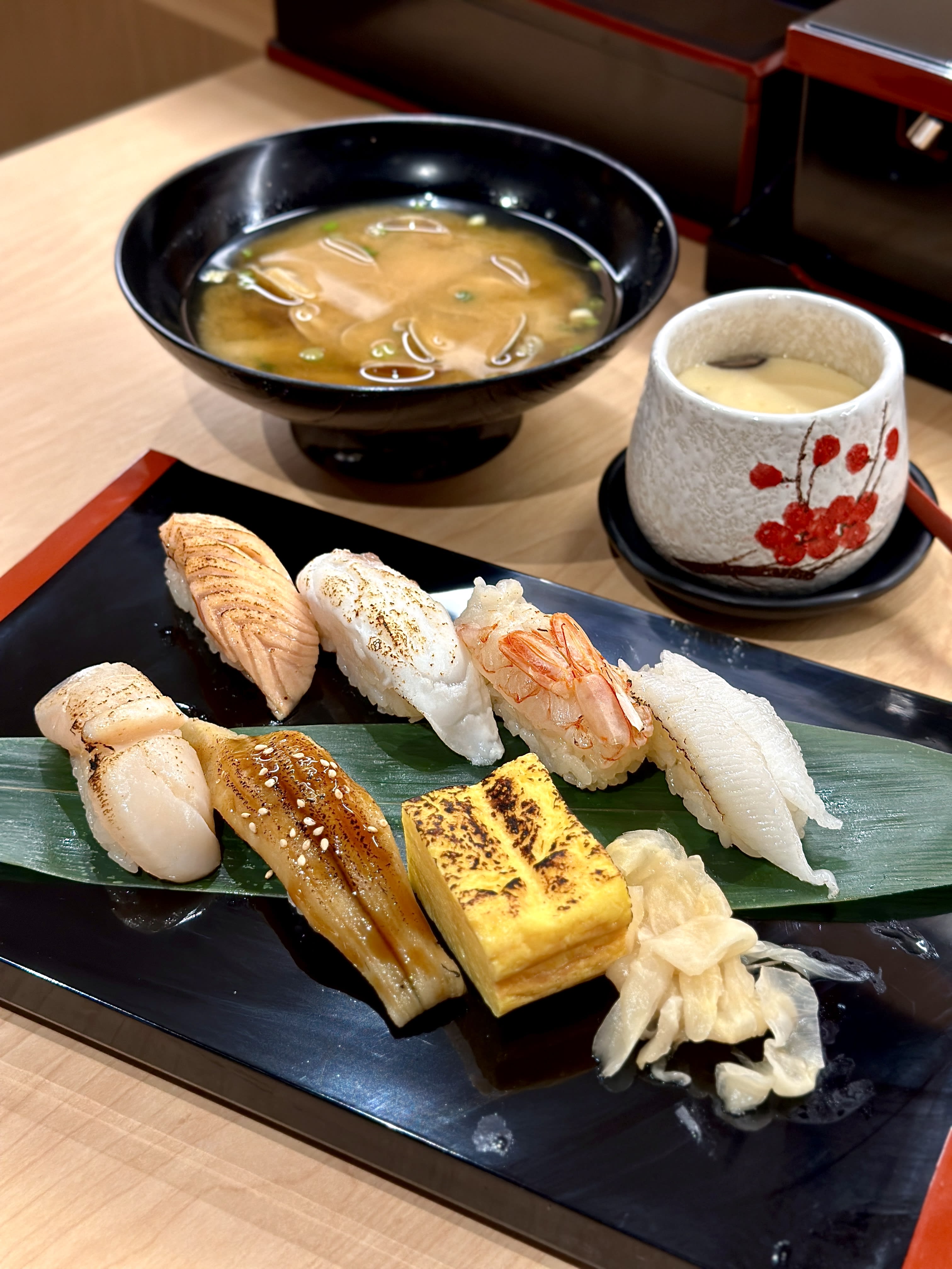 Long Queue, One Hour’s Wait At Don Don Donki’s New Sen Sen Sushi ...