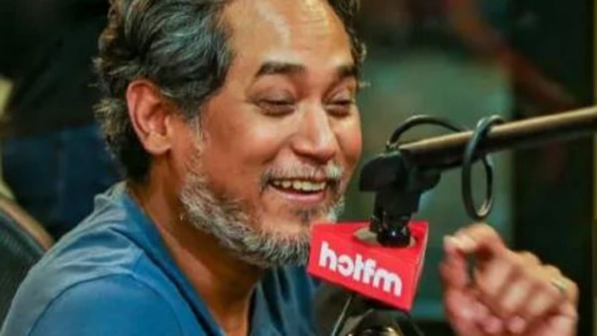Khairy Jamaluddin gamatkan konti pada hari pertama sebagai DJ HotFM ...