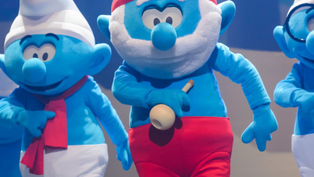 Peppa Pig and Papa Smurf give travel advice - TODAY