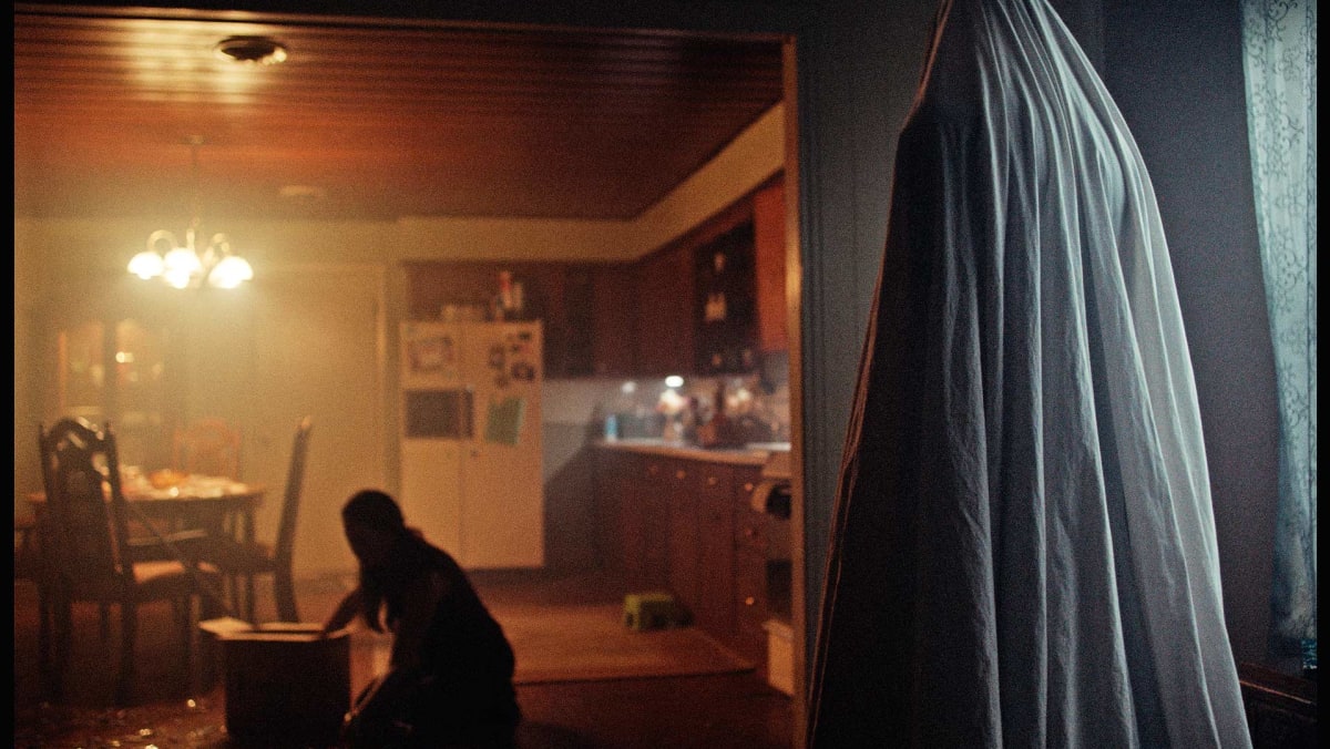 'A Ghost Story' Is Not Scary But It Will Still Keep You At Night - 8days
