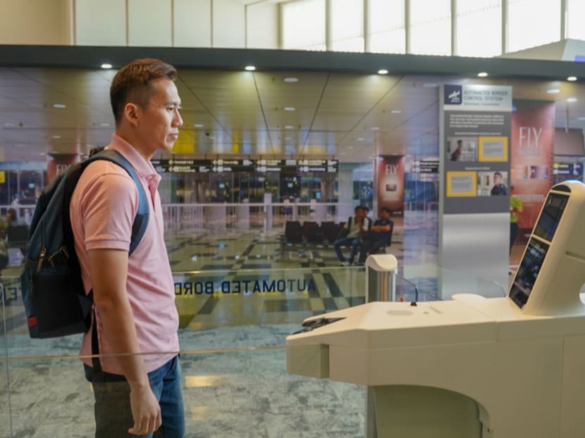 Contactless immigration clearance for S'poreans from 2022, and a new 24 ...