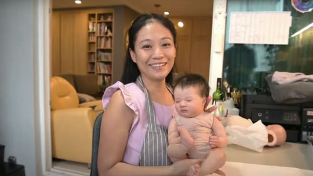 怪异或柔美？仿真婴儿一个要价6000美元 - 8world