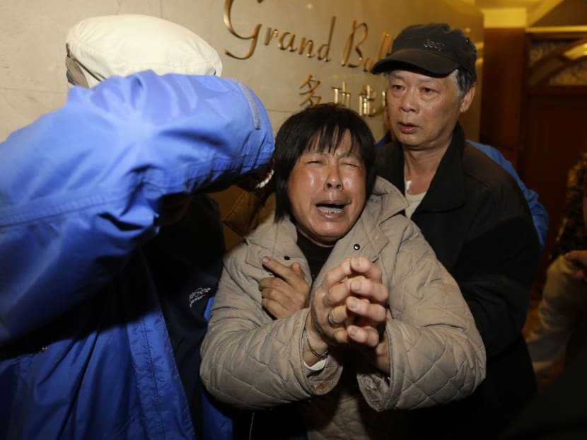 Relatives grieve after receiving news on fate of MH370 - TODAY