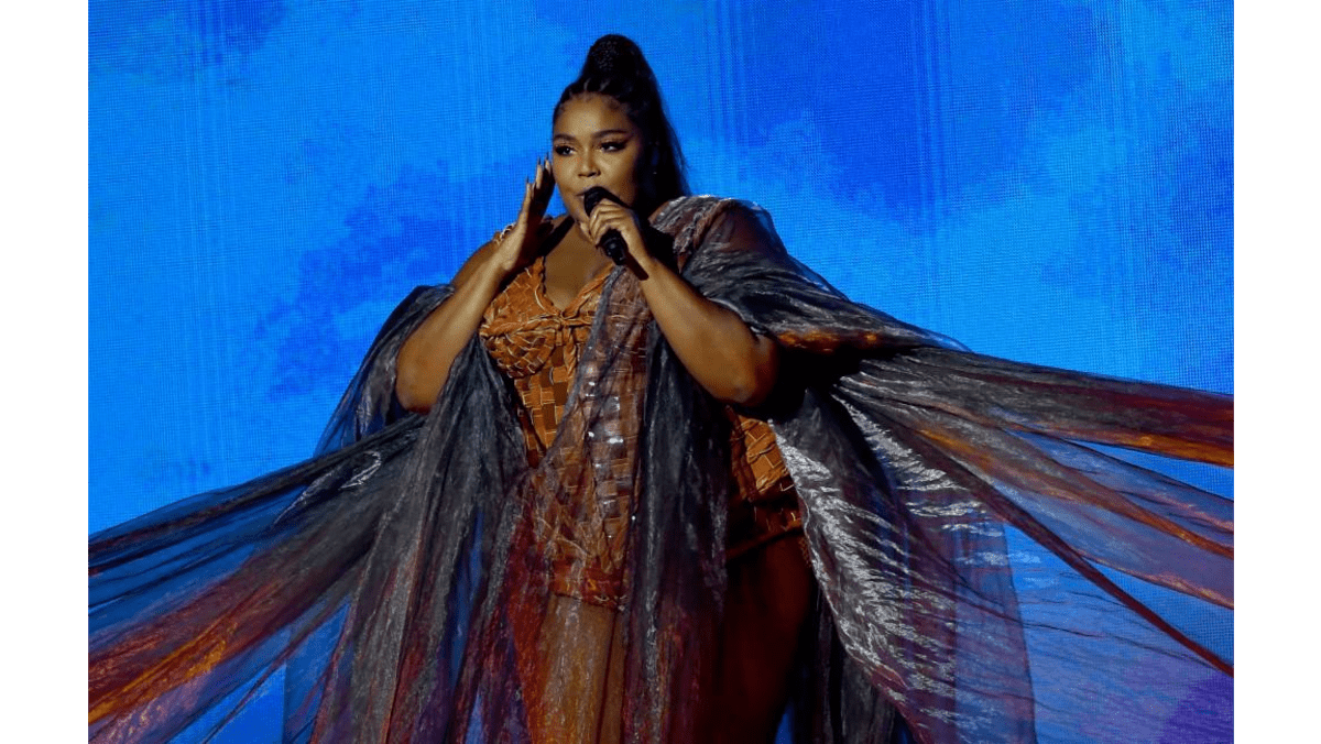 Lizzo says she's 'so popular right now' because she spreads kindness ...