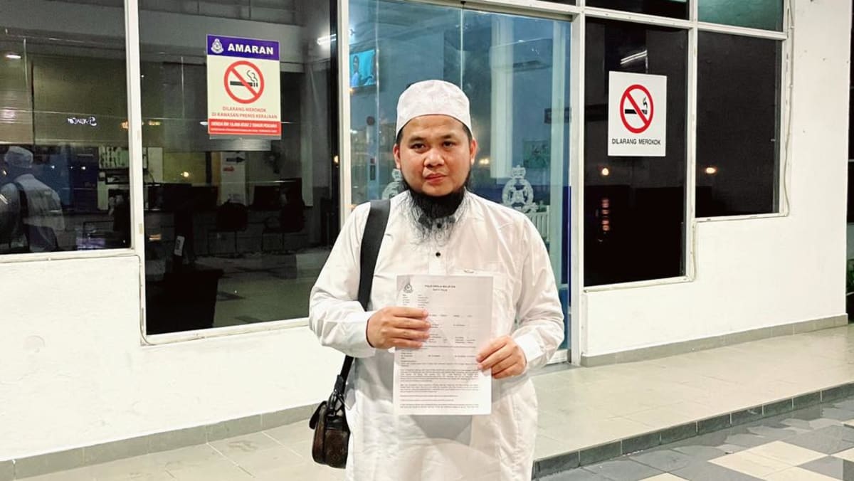 Ebit Lew buat laporan polis tentang fitnah melampau - BERITA Mediacorp