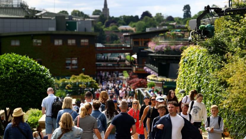 Thousands of fans arrive at Wimbledon as Grand Slam begins - CNA