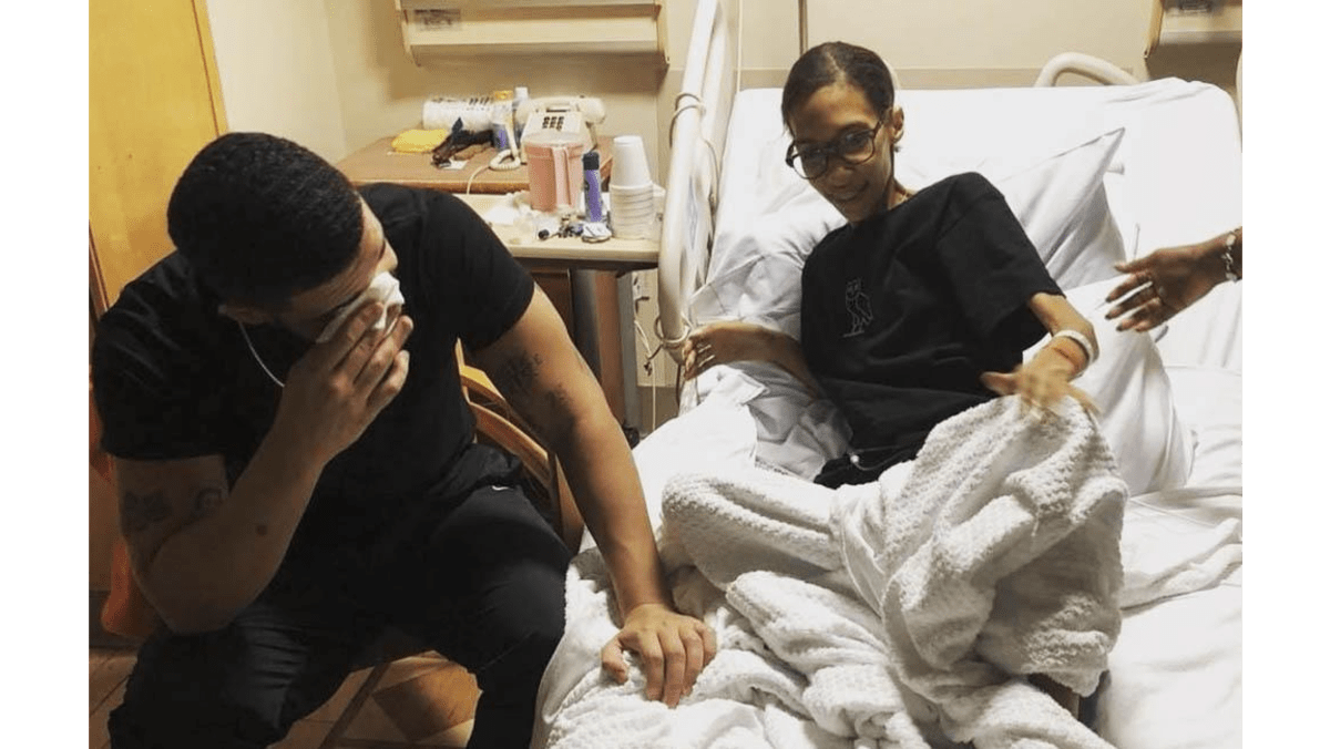 Drake mourns death of young fan - 8days