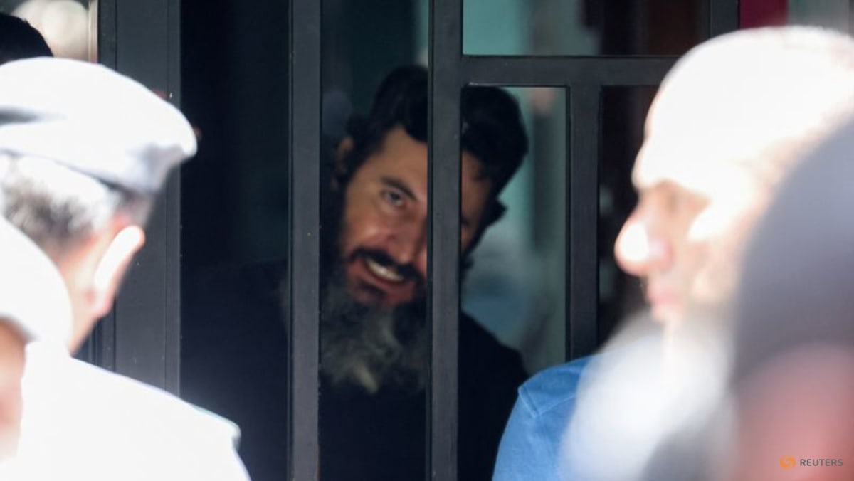 Gunman exits Lebanon bank, ending hostage situation - TODAY