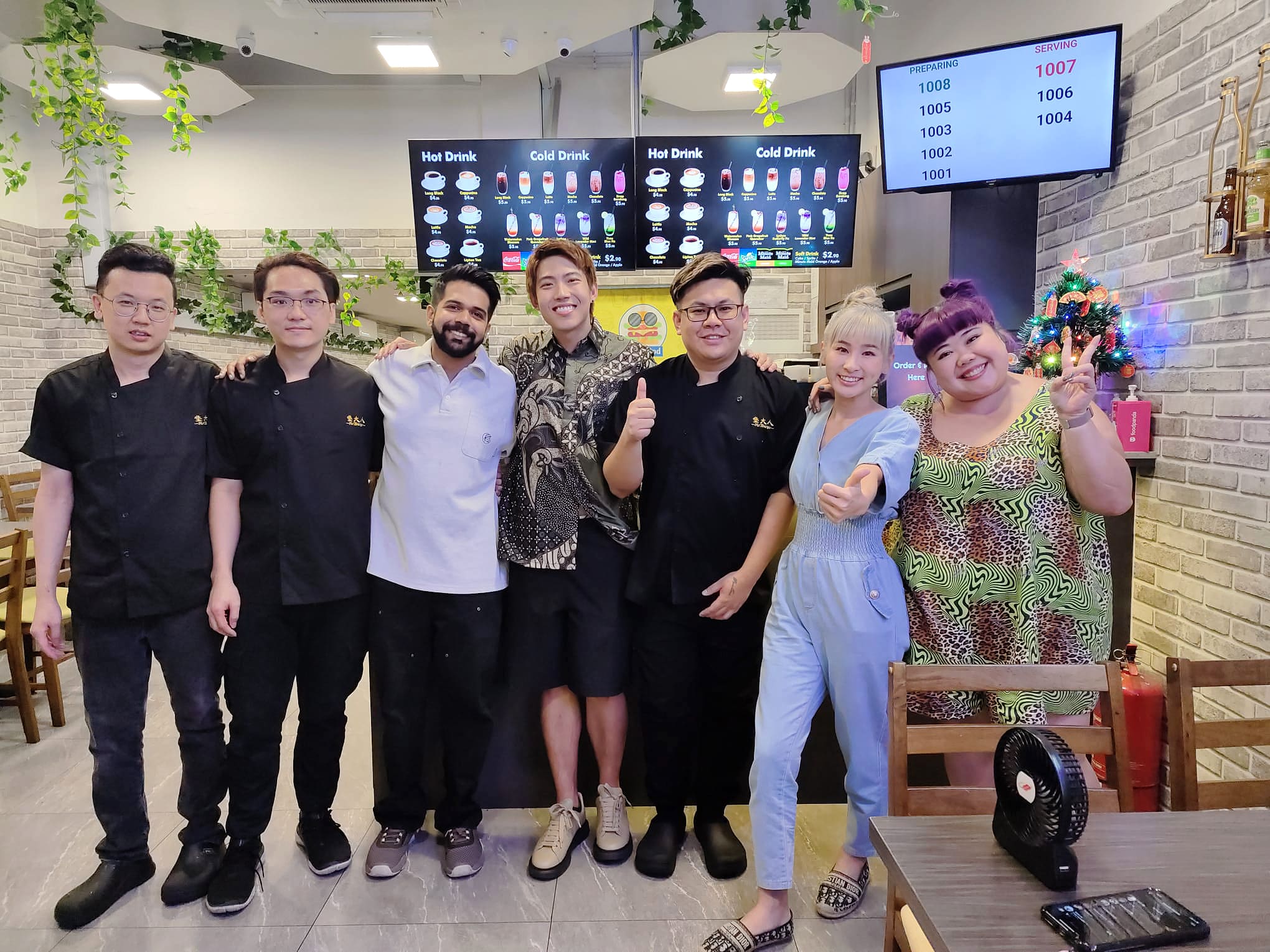 Boss Of Popular ‘Ramly’ Burger Shop Lost $700K In 3 Years, Now Sells ...