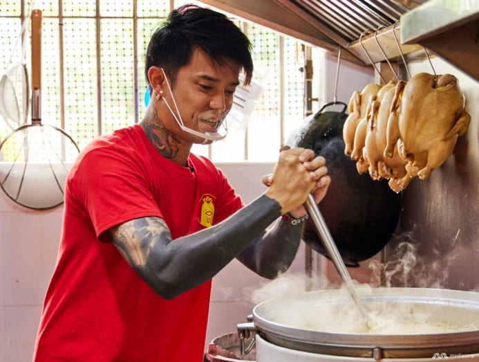 Actor Peter Yu and influencer Simonboy open Singabola, a new chicken ...