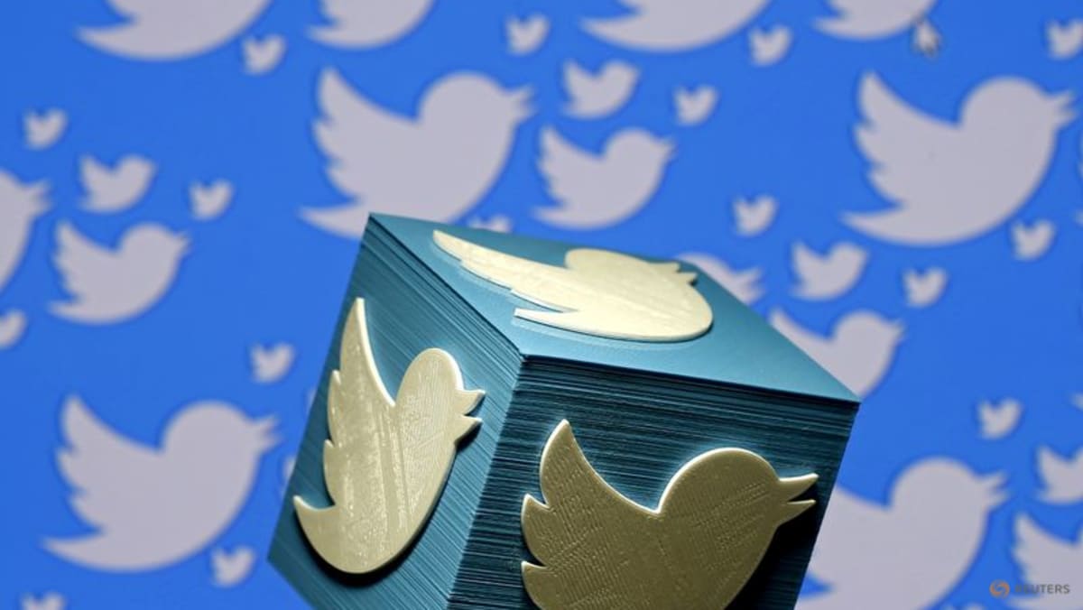 Twitter debuts new ad features, revamped algorithm ahead of ecommerce ...