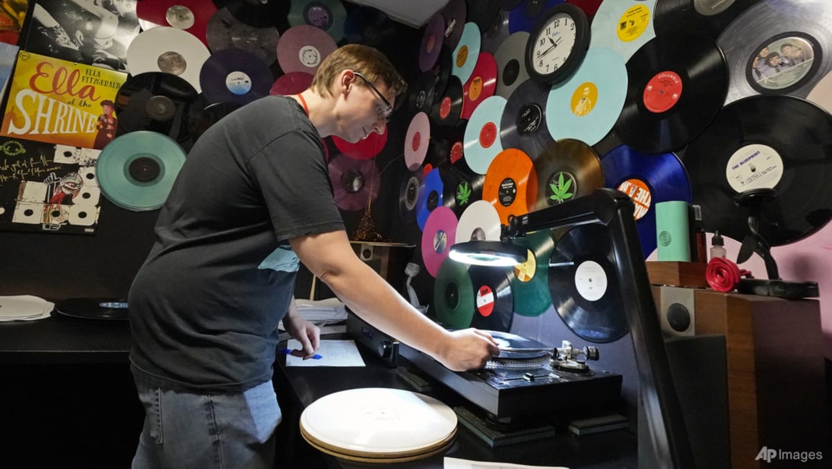 Manufacturers struggle to keep pace with vinyl record demand - CNA ...