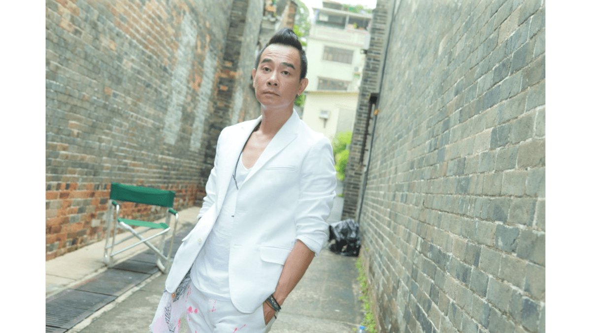 Simon Yam Plans to Publish a Photography Album of Hong Kong - 8days