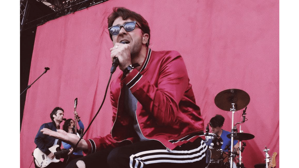 The Vaccines recall awkward group fist pump with Sir Mick Jagger - 8days