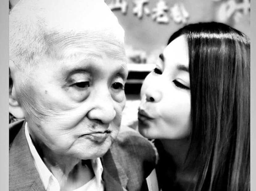 The Stars Remember Bai Yan, Singapore's Favourite Grandpa - TODAY