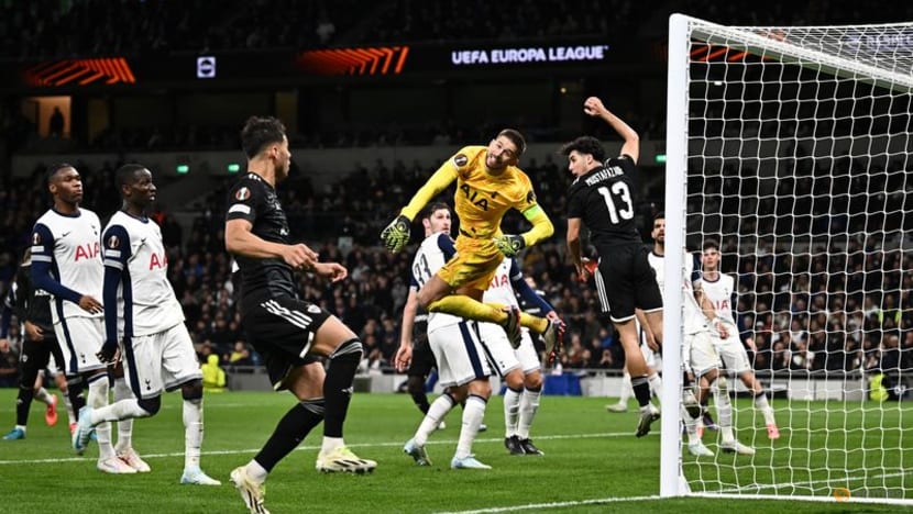Ten-man Spurs outclass Qarabag, Roma held by Bilbao - CNA