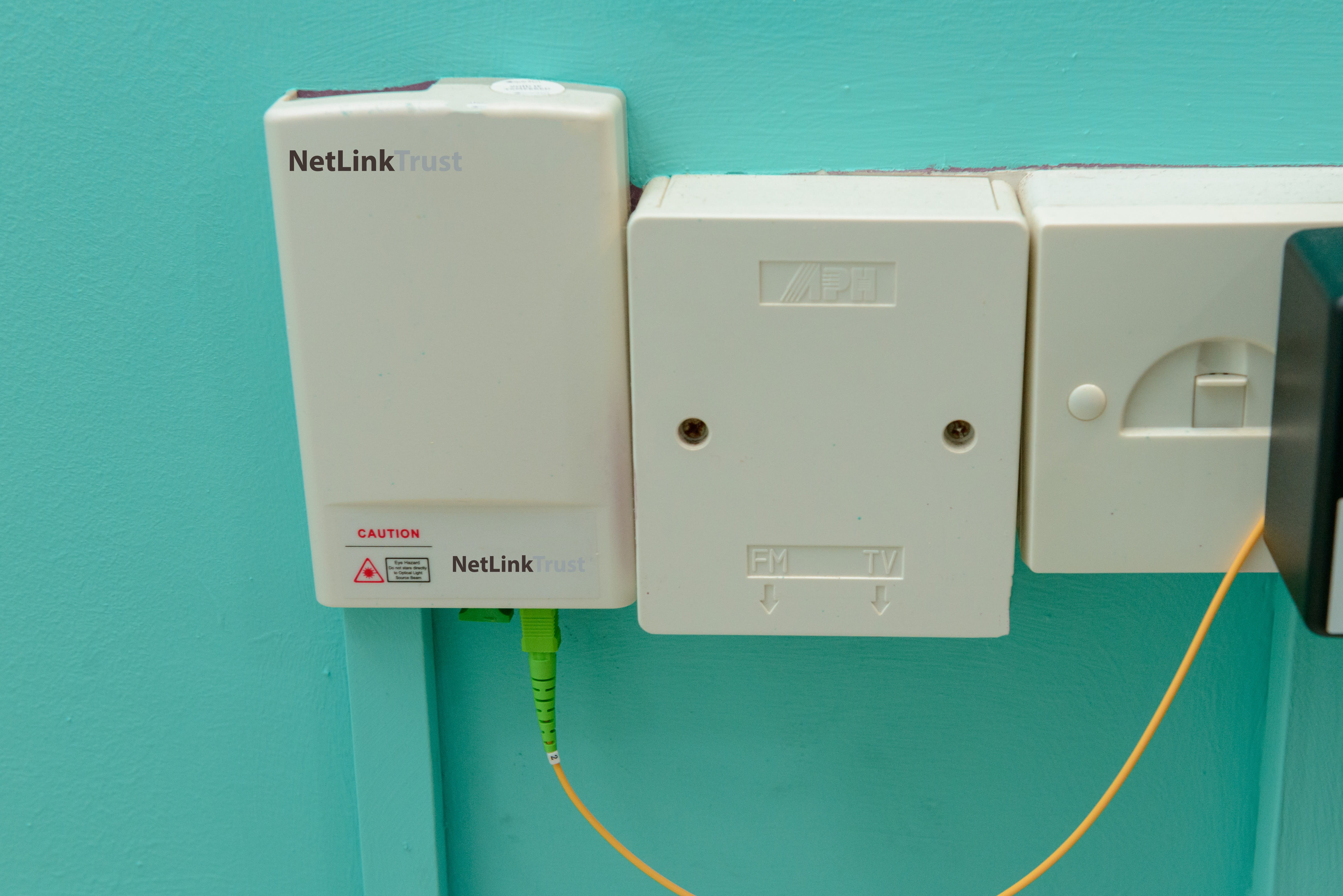 About 700 users in Bedok face fibre broadband services disruption due to damaged cables - TODAY