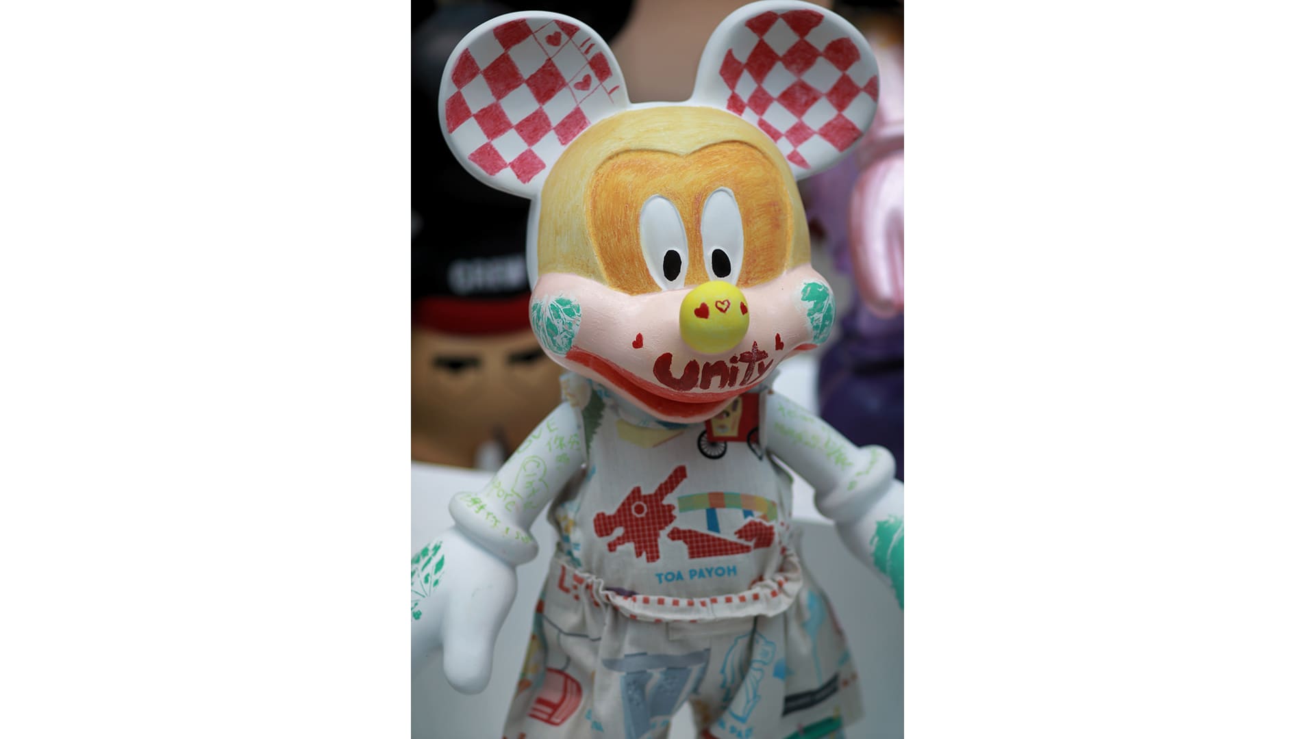 How Did Li Nanxing, Felicia Chin & Chantalle Ng Give Mickey Mouse A ...