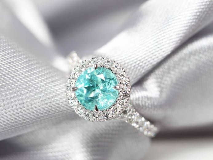 Buying an engagement ring: How much should you spend? What are the ...