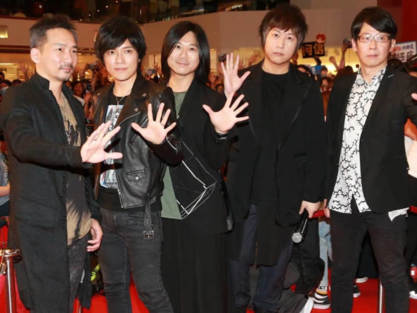 Mayday Thrills Fans By Keeping To Their May Date Promise With A Live ...