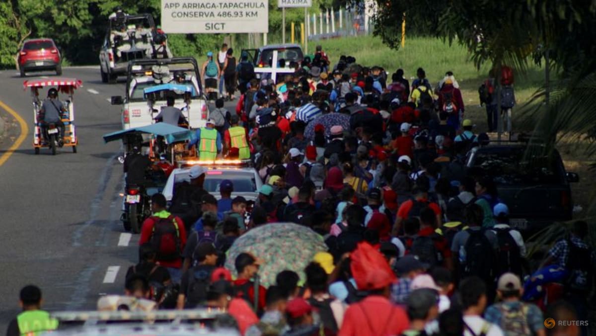 Hundreds leave to join Mexico migrant caravan headed for US - TODAY Hundreds leave to join Mexico migrant caravan headed for US - TODAY