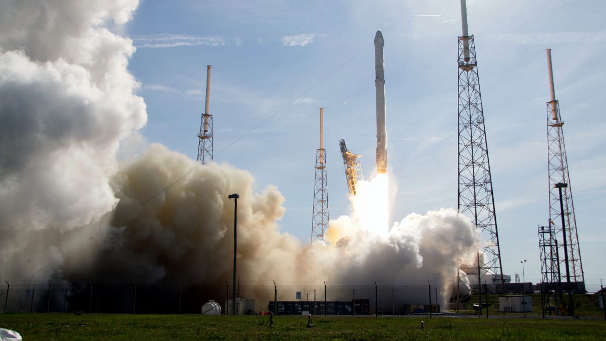 SpaceX lands rocket on ocean platform for first time - TODAY