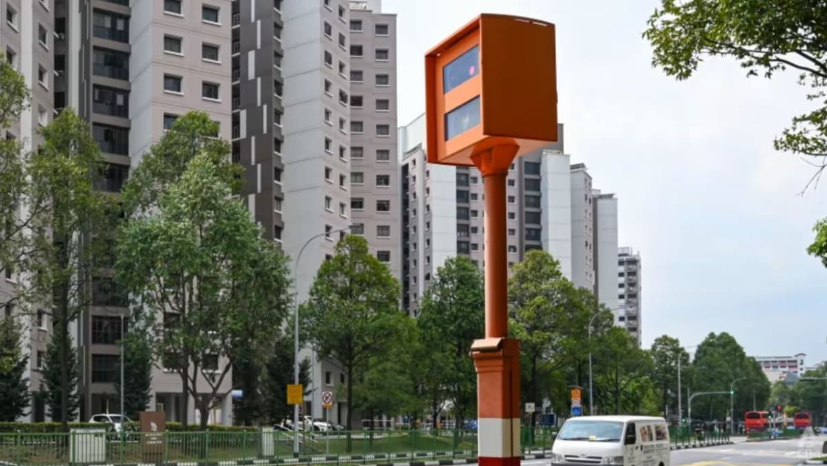 Sistem perangkap had laju pada kamera lampu merah dihidupkan secara ...