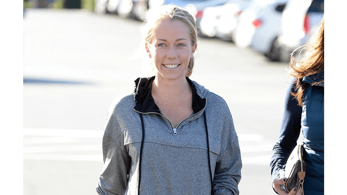 Kendra Wilkinson to star in Marriage Boot Camp:Family Edition - 8days