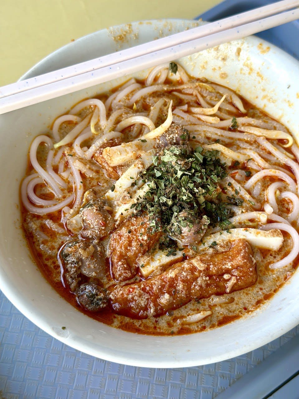 Love 'hum'? This hawker at Havelock Road sells S$6 'only cockles' laksa ...