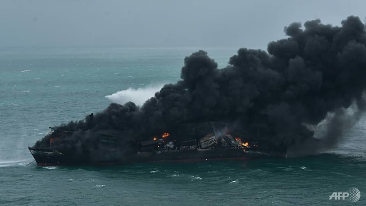 Fight to douse Sri Lanka ship fire could take 'days': Navy chief - CNA