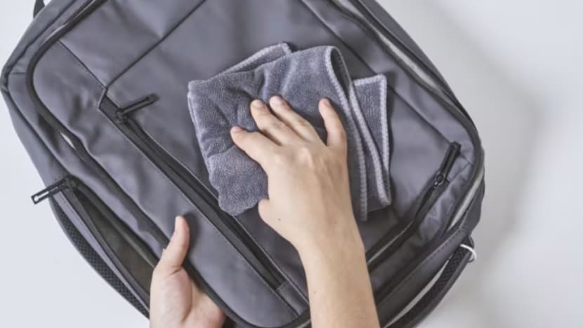 Bila masanya untuk bersihkan beg galas anda? - BERITA Mediacorp