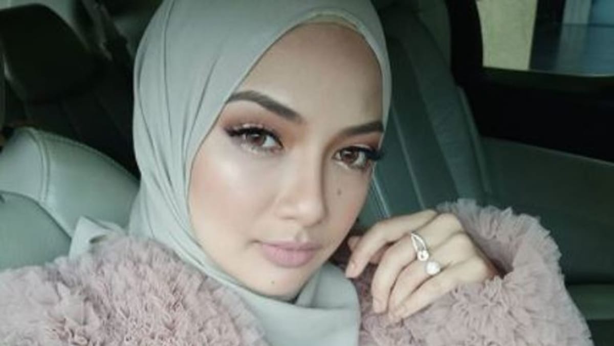 Neelofa dilantik sebagai pengarah bebas bukan eksekutif Air Asia ...