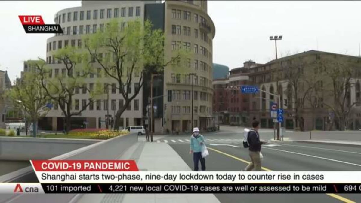 Shanghai goes under lockdown, mass COVID-19 testing underway | Video ...