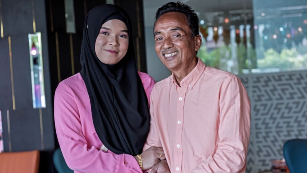 M'sian Musician, 64, Marries 21-Year-Old Fan As Second Wife - 8days