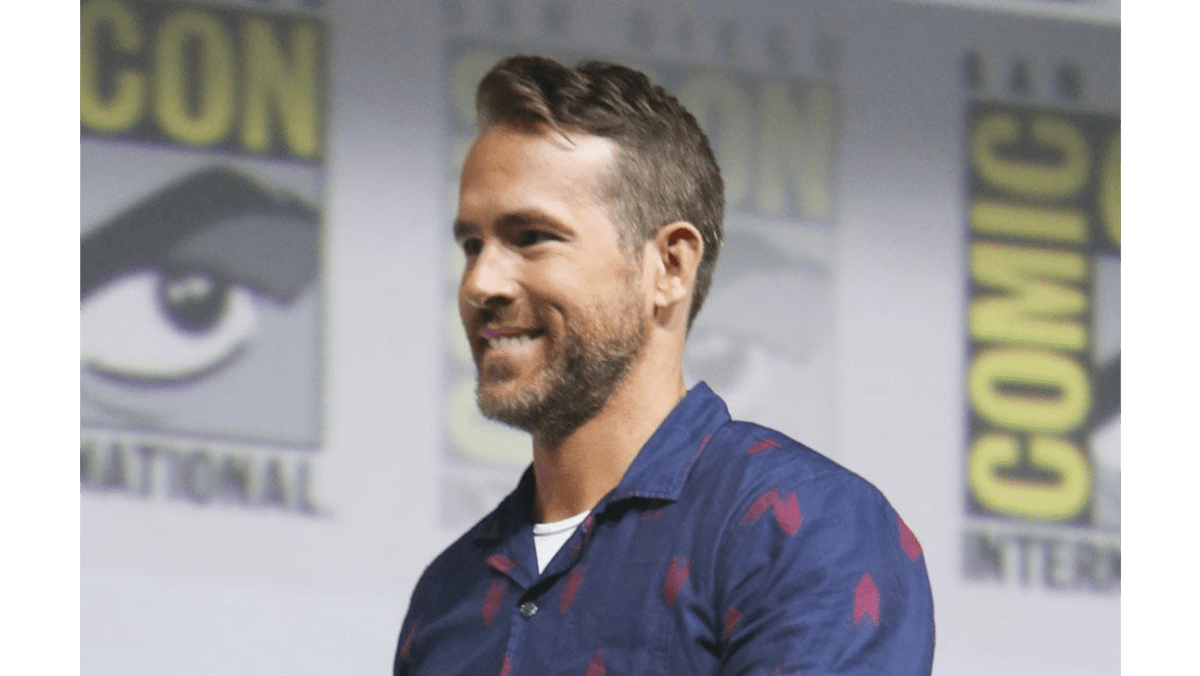 Ryan Reynolds delays surgery - 8days