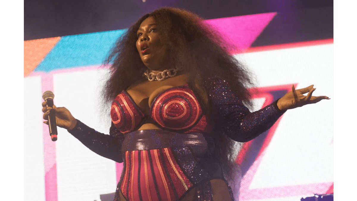 Lizzo Posts Naked Photos On Instagram For Herself 8days
