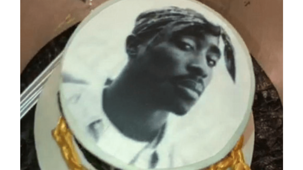 Zendaya's Tupac birthday cake - 8days